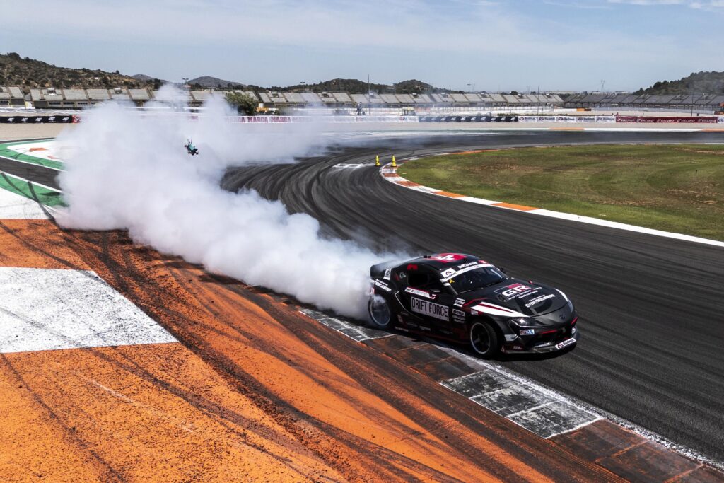 Tandem The Art of Synchronized Slides - The Drift Culture